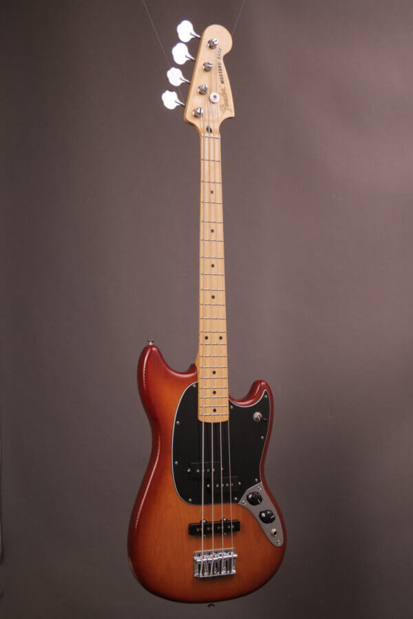 Fender Mustang Bass (Pre-Owned) - Heart’s Home Acoustics