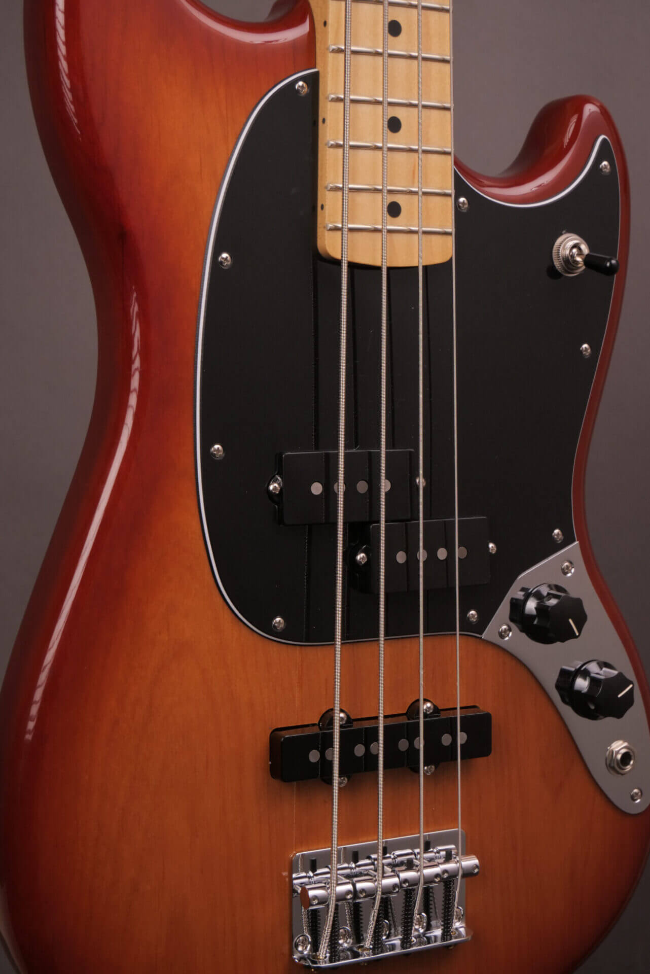 Fender Mustang Bass (Pre-Owned) - Heart’s Home Acoustics