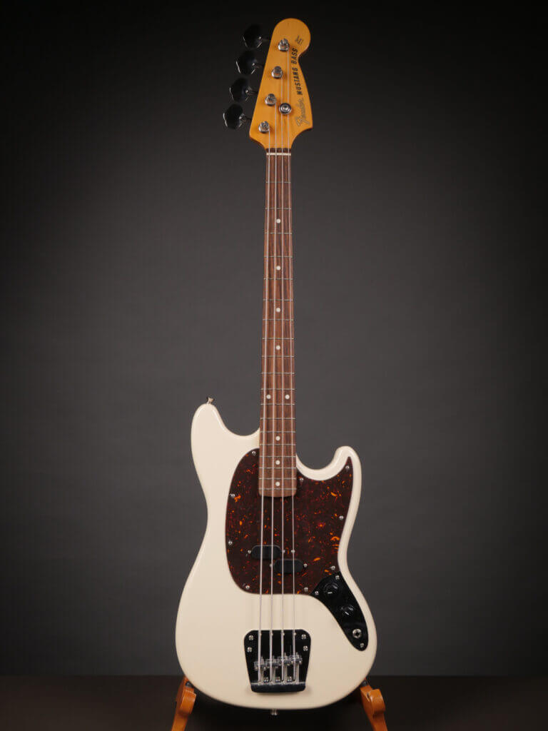 Fender Mustang MIJ Bass - Hearts' Home Acoustics