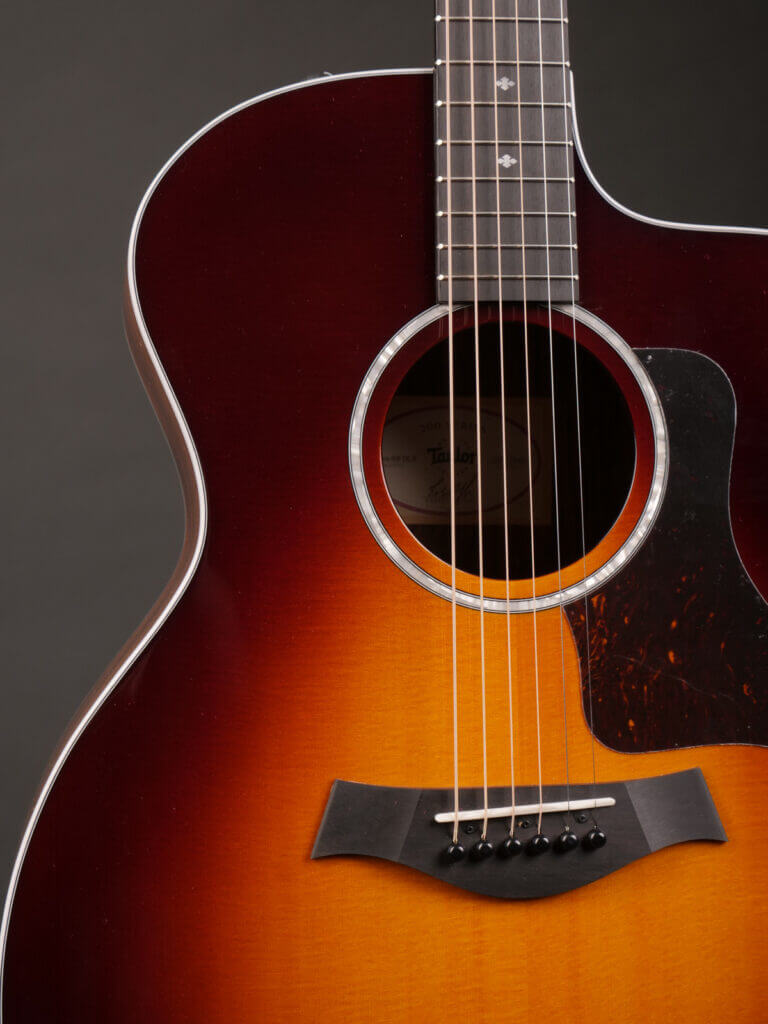 Taylor 214ce SB DLX - Hearts' Home Acoustics