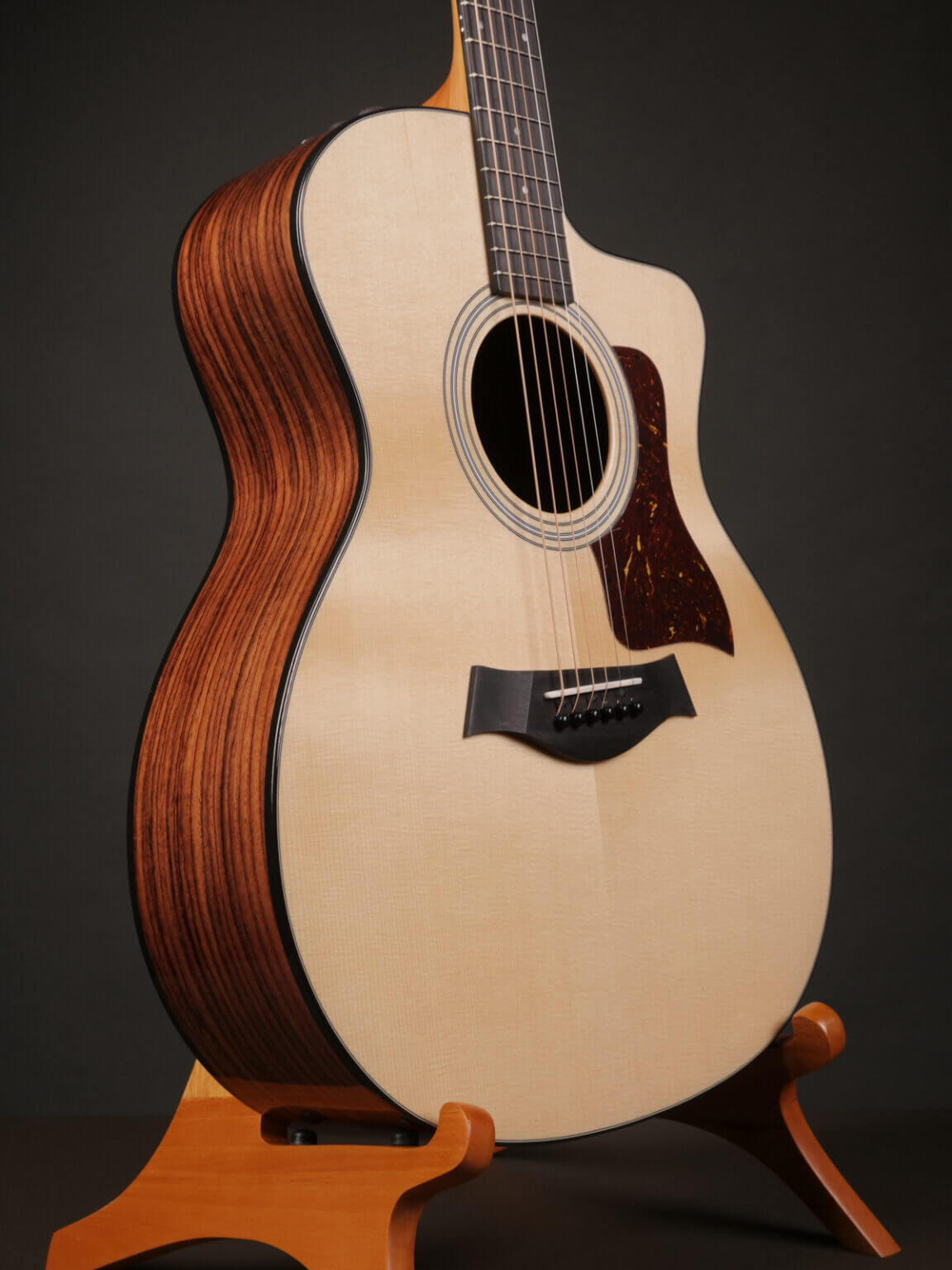 Taylor 214ce Plus - Hearts' Home Acoustics